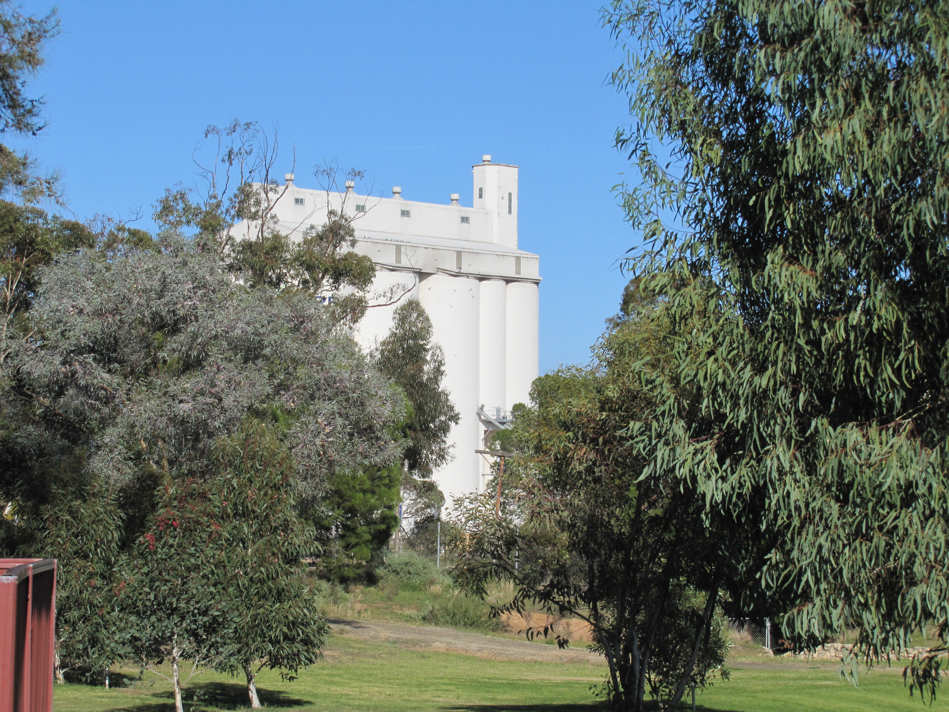 Grain silos, Lameroo, South Australia - Trevor's Travels