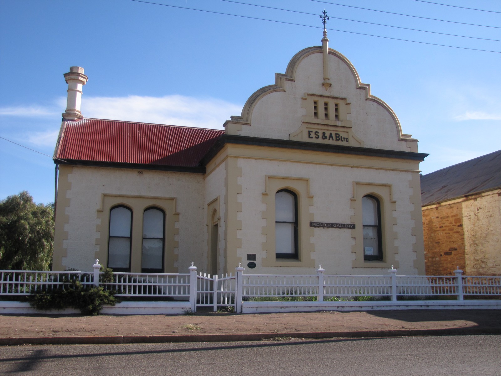 E S and A Bank Terowie South Australia - Trevor's Travels